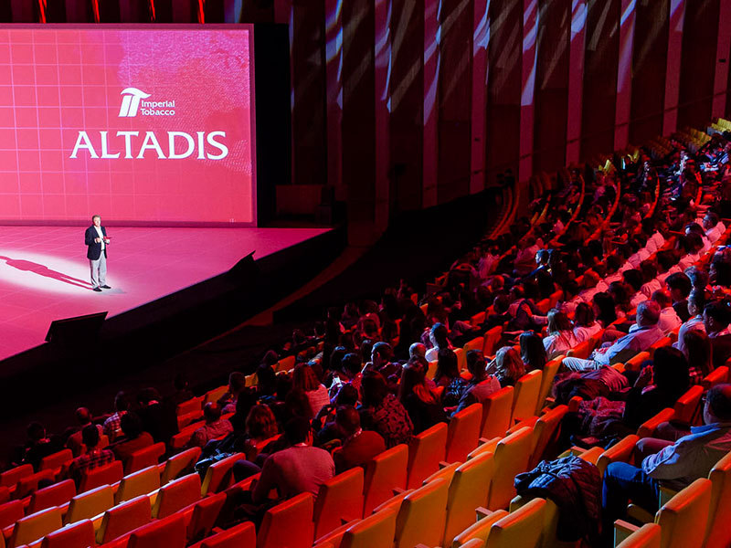 阿达迪斯（Altadis）年度会议竟然玩起了投影机 - 会展活动策划CCASY.COM