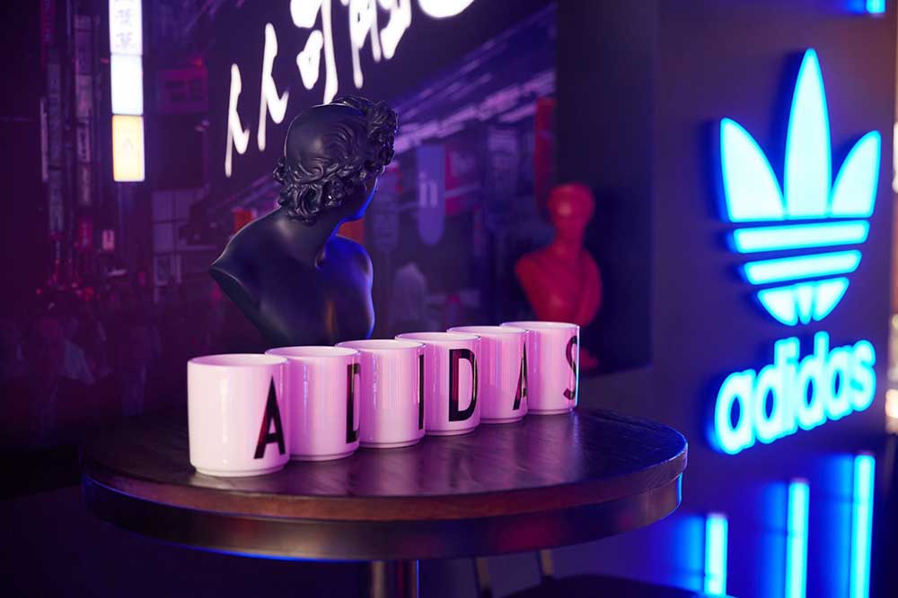 跨界合作主题展览活动碰撞出一股梦幻蒸汽波，立体纵深感随手都是大片 - 会展活动策划CCASY.COM