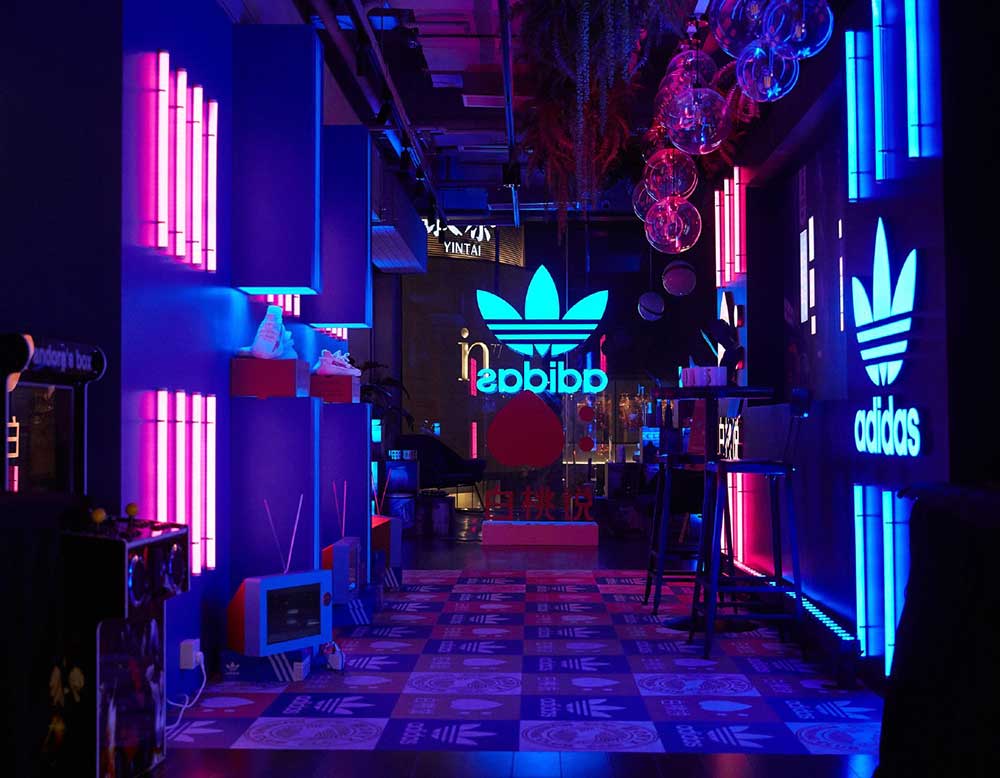 跨界合作主题展览活动碰撞出一股梦幻蒸汽波，立体纵深感随手都是大片 - 会展活动策划CCASY.COM