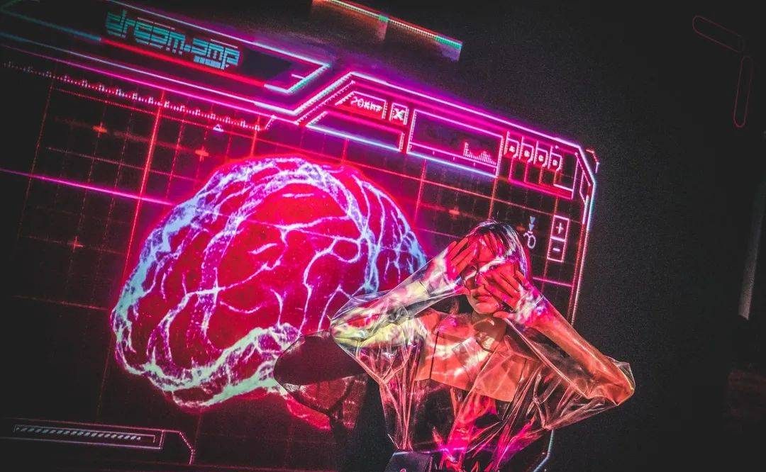 号外！这家科幻诊所为你定制了“超现实”的沉浸式展览活动策划 - 会展活动策划CCASY.COM