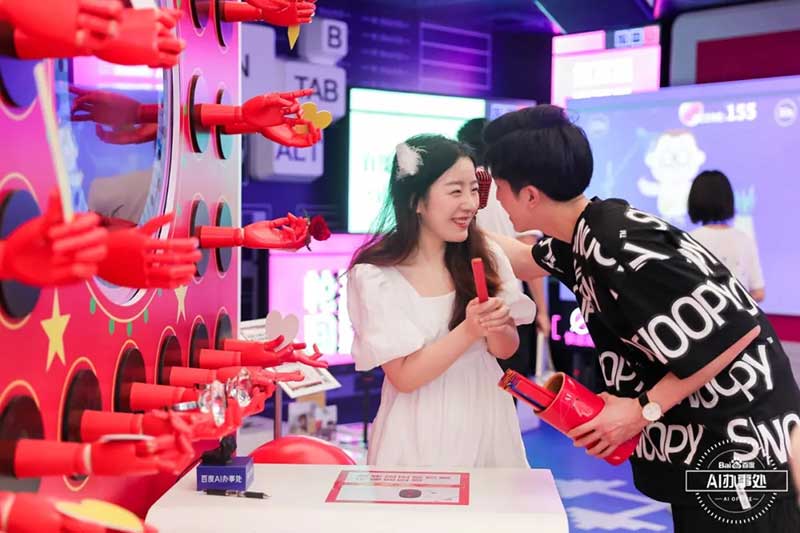 想体验隔空无接触抓娃娃？来百度AI办事处特别展览活动策划 - 会展活动策划CCASY.COM