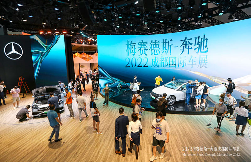 成都国际车展梅赛德斯-奔驰展览活动策划了一场全感官沉浸的豪华体验 - 会展活动策划CCASY.COM