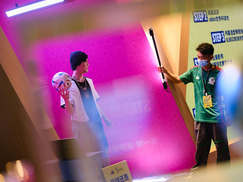 去adidas世界杯快闪店活动策划解锁复古球衣穿搭大片 - 会展活动策划CCASY.COM