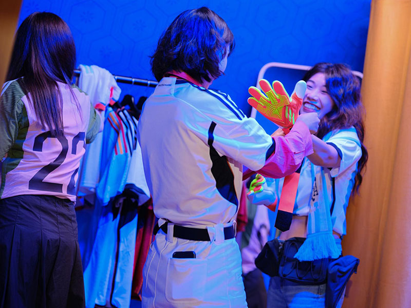 去adidas世界杯快闪店活动策划解锁复古球衣穿搭大片 - 会展活动策划CCASY.COM