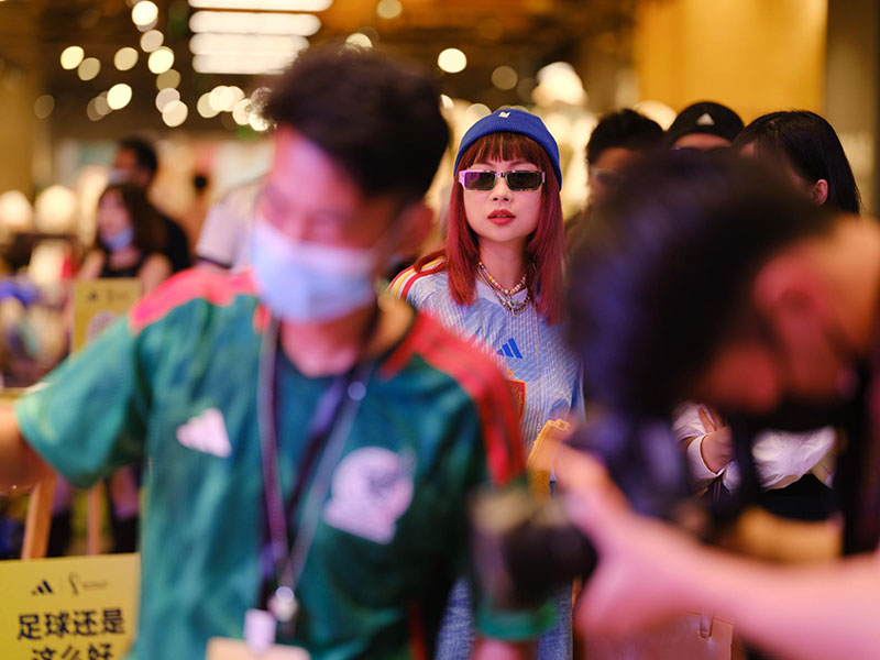 去adidas世界杯快闪店活动策划解锁复古球衣穿搭大片 - 会展活动策划CCASY.COM
